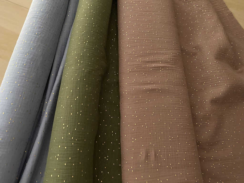 Muslina audums ar zeltītiem akcentiem / Andele Mandele